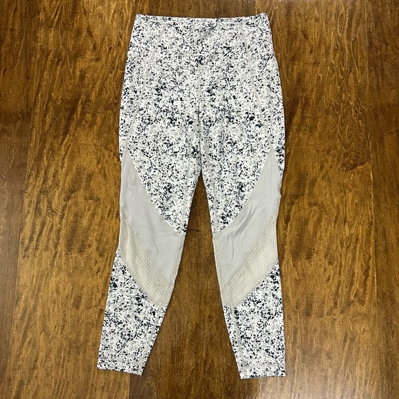 Athleta | Pants & Jumpsuits | Athleta Legging Womens S White Floral ...